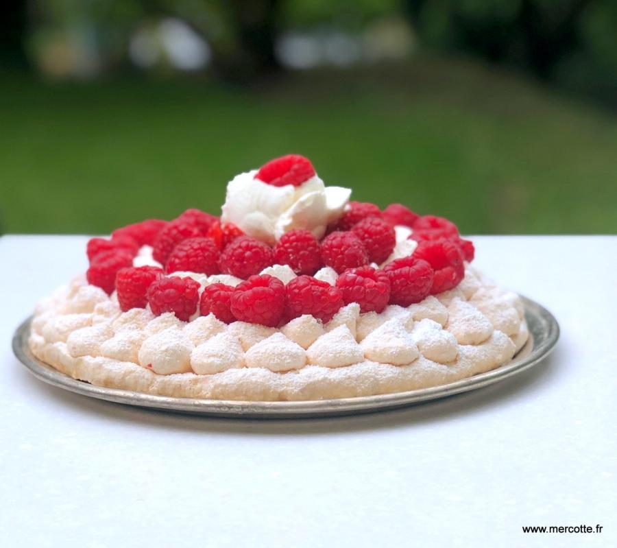 Pavlova aux fruits rouges dessert de saison et clap de fin LMP 8 – La ...