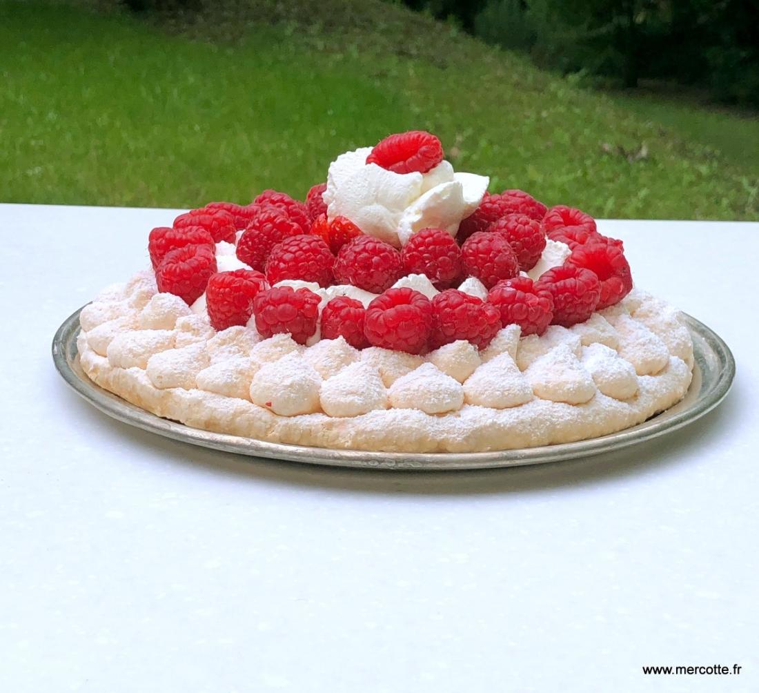 Pavlova aux fruits rouges dessert de saison et clap de fin LMP 8 – La ...